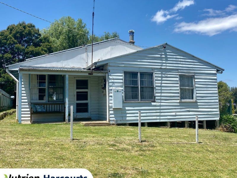 6 Russell Street, Casterton, Vic 3311 - Property Details