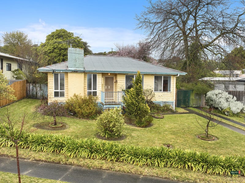 11 Windsor Avenue, Moe, Vic 3825 - Property Details