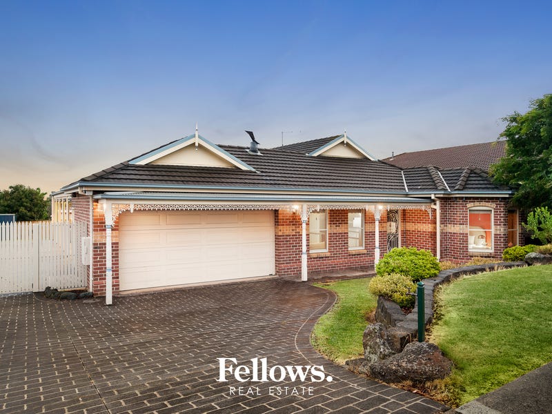 15 Overland Rise, Pakenham, Vic 3810 - Property Details