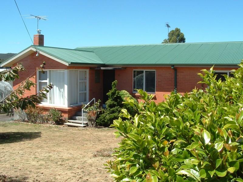 12 Johnson Street, Sheffield, Tas 7306 - Property Details
