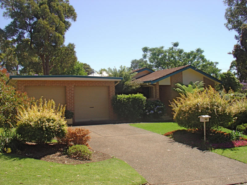 8 Latta Street, Mollymook, NSW 2539 - Property Details