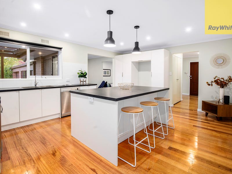 8 Courtney Square, Wantirna, Vic 3152 - Property Details