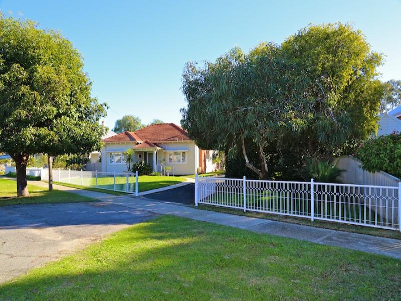 11 EAST STREET, Guildford, WA 6055 - Property Details