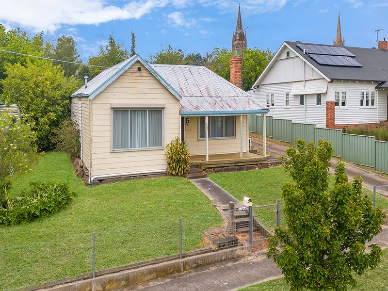 32 Clarke Street, Hamilton, Vic 3300 - Property Details