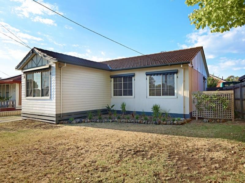 33 GUILDFORD AVENUE, Coolaroo, Vic 3048 - Property Details