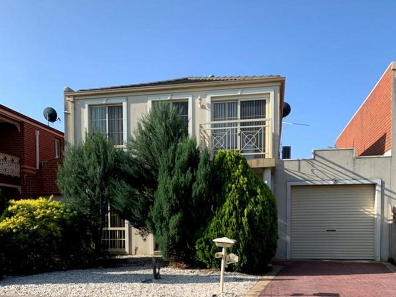 11 The Avenue, Point Cook, VIC 3030 - realestate.com.au