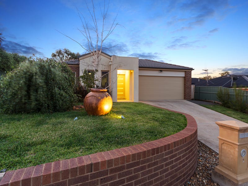 7 Martin Court, Golden Square, VIC 3555 - realestate.com.au