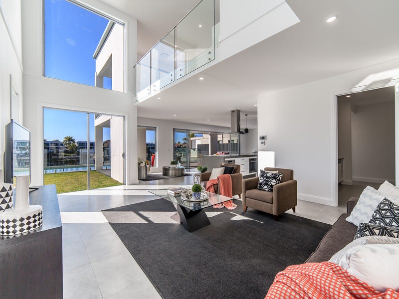 54 Fitzwilliam Street, Carrara, Qld 4211 - Property Details