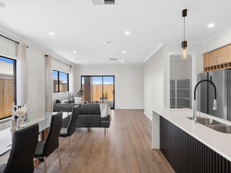 9 Vandelay Avenue, Charlemont, Vic 3217 - Property Details