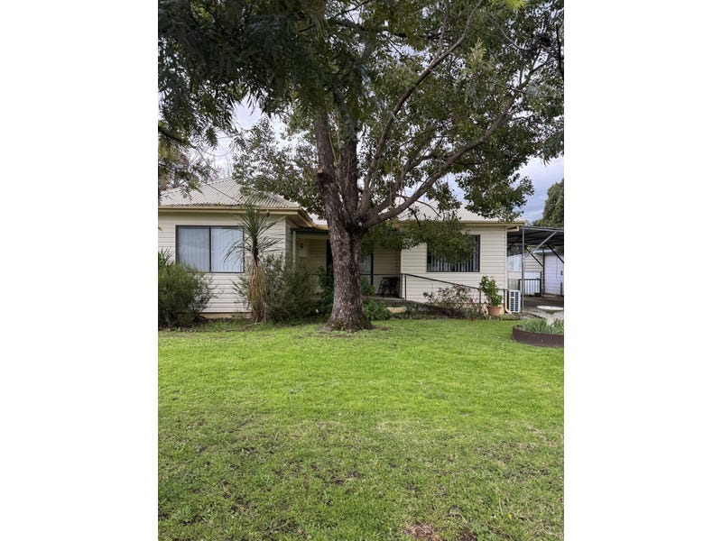 2 Bruce Street, Tamworth, NSW 2340 - Property Details