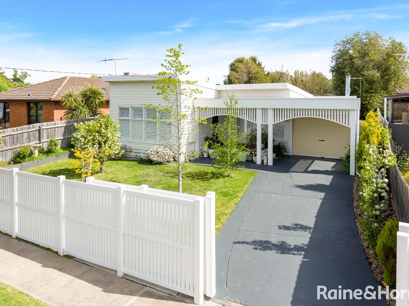 10 Batman Avenue, Sunbury, Vic 3429 - Property Details