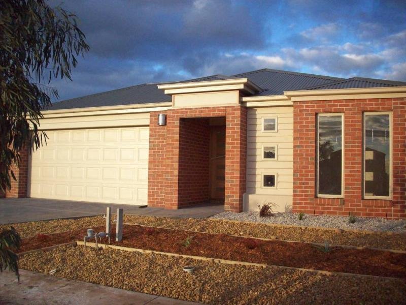 15 Mayesbrook Road, Manor Lakes, VIC 3024 - realestate.com.au