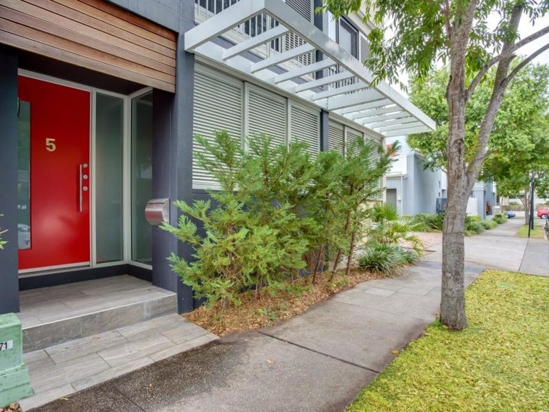 5 Watts Drive, Varsity Lakes, QLD 4227 - realestate.com.au