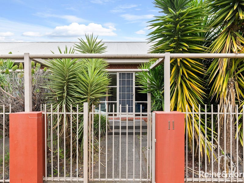 11 Parade Square, Maribyrnong, Vic 3032 - Property Details