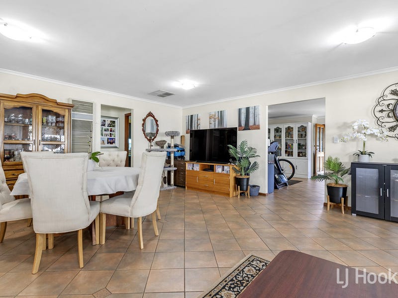 18 Batcombe Avenue, Craigmore, SA 5114 - Property Details