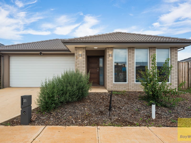 31 Houston Drive, Thornhill Park, VIC 3335 - realestate.com.au