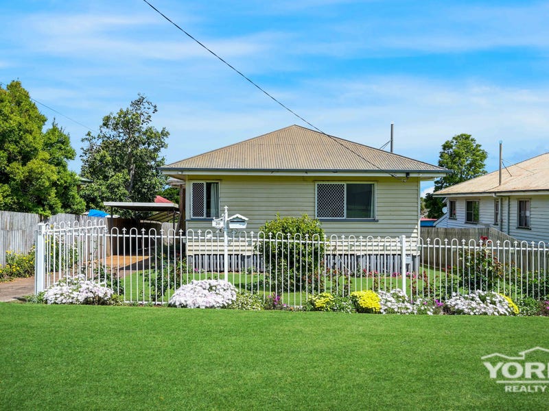 30 Kelly Street, Harlaxton, QLD 4350 - realestate.com.au