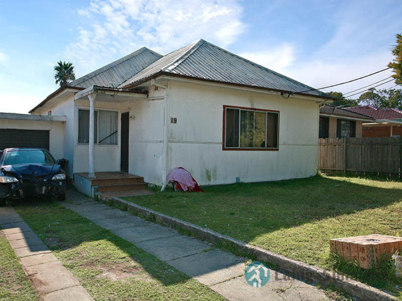 19 Rhodes Avenue, Guildford, NSW 2161 - Property Details