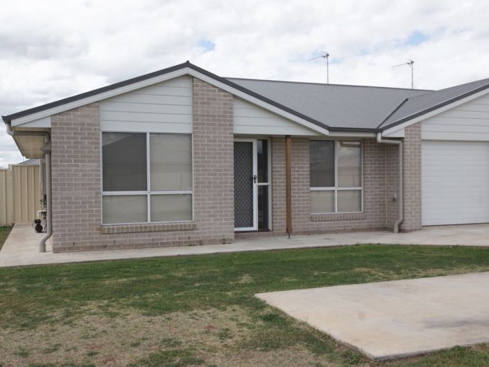 1/2 Debbie Court, Oakey, QLD 4401 - realestate.com.au