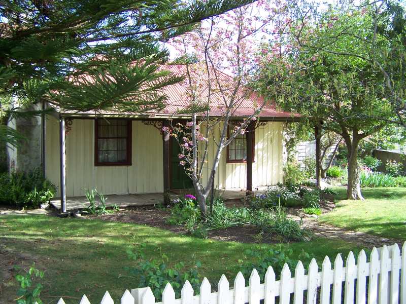 28 Riddoch St, Penola, SA 5277 - Property Details