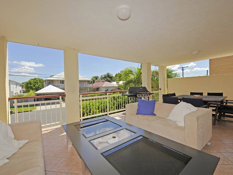 2/34 Elliott Street, Hawthorne, Qld 4171 - Property Details